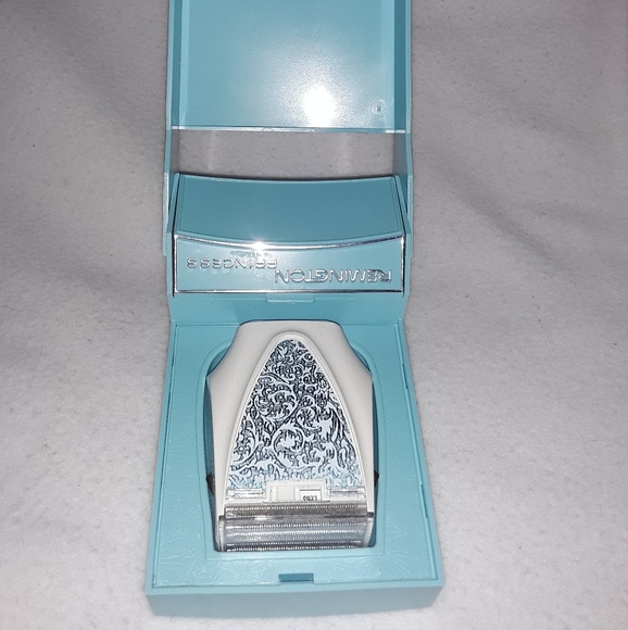 Remington | Hair | Vintage Remington Blue Electric Shaver Mid Century ...